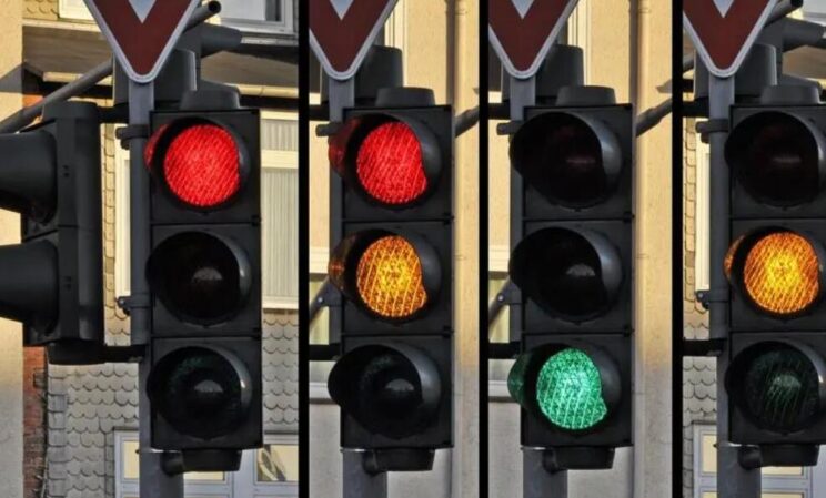 Application Of IoT Gateway In Smart Traffic Lights - IOTROUTER